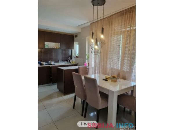 Kuća 400 m2 sa 7 apartmana u Sokobanji