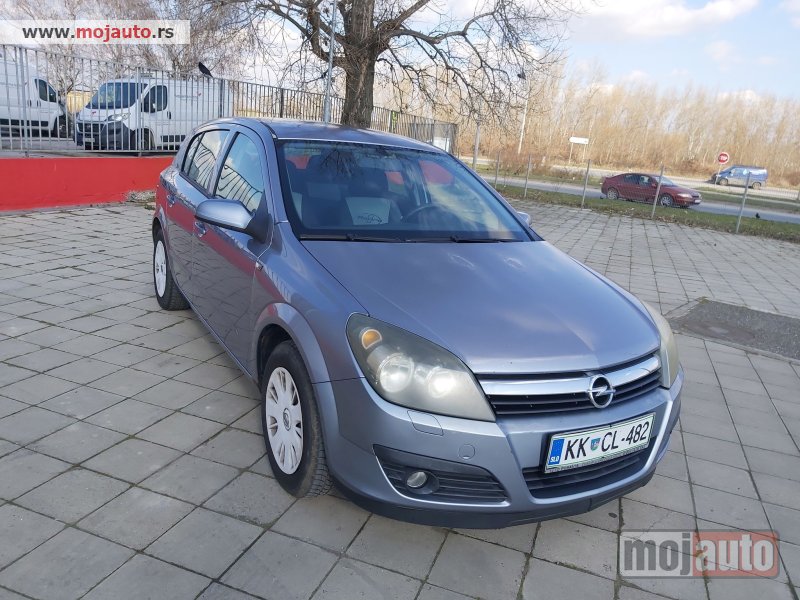 Opel Astra stranac