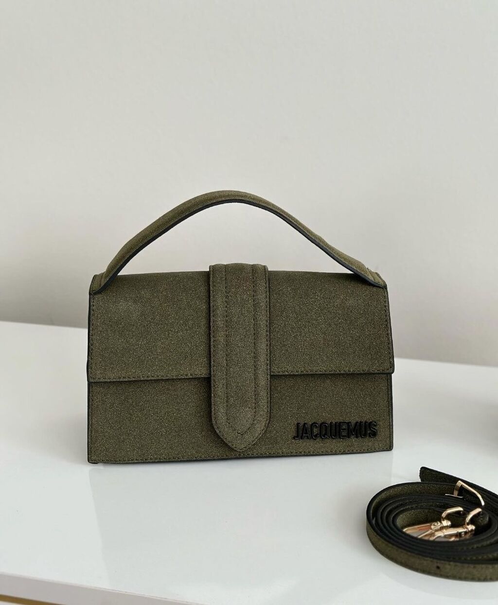 Elegantna torbica, Jacquemus