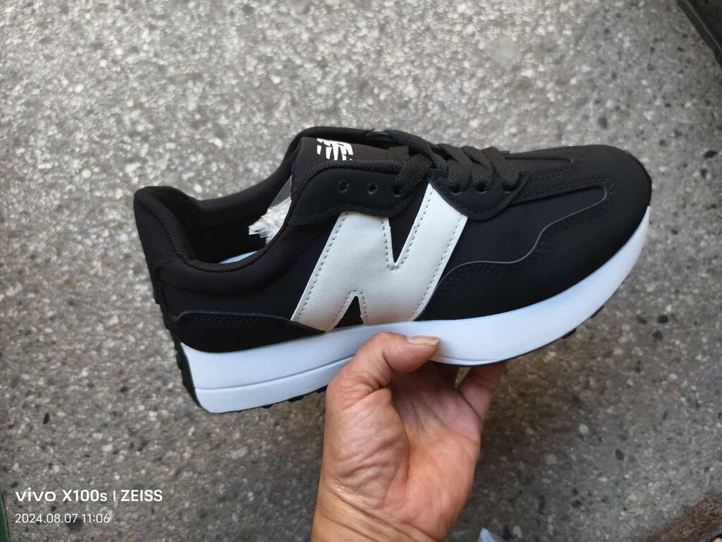 New Balance, 41