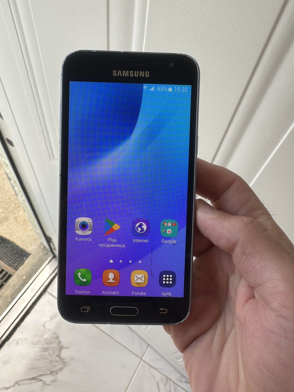 Samsung Galaxy J3 2016, bоја - Crna