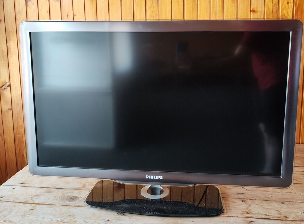 Na prodaju phillips tv,dijagonala 37" 94cm,televizor je potpuno