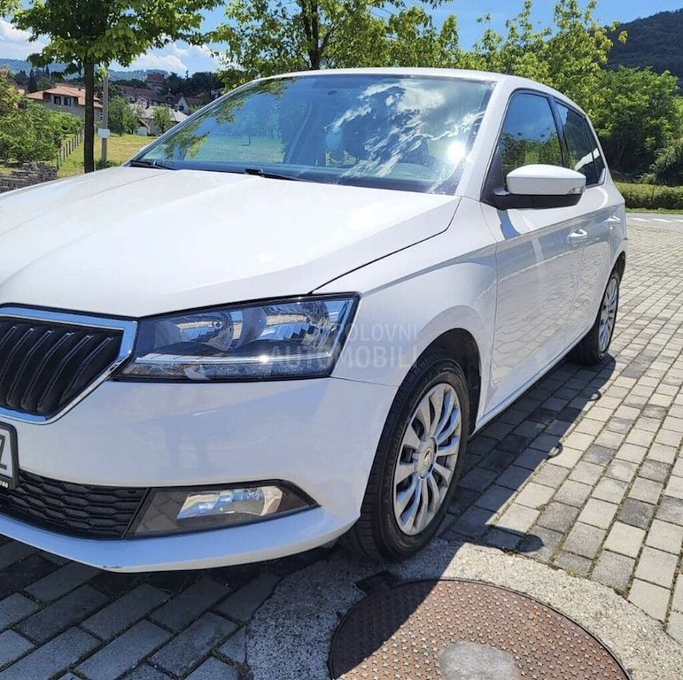 Skoda Fabia: 1 l | 2018 г. | 216472 km. Hečbek