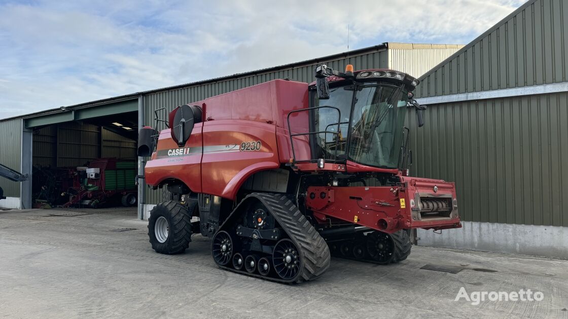 Case IH Axial-Flow 9230 c/w 41ft Varicut Header kombajn za žito