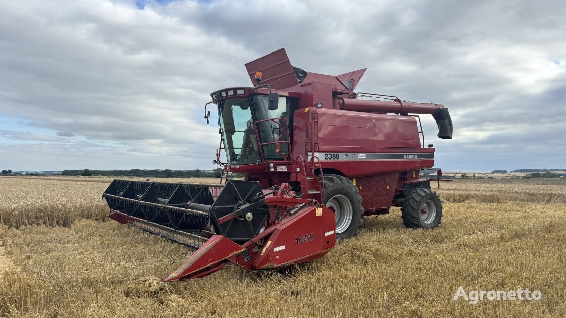 Case IH Axial-Flow 2388 c/w 1030 Header kombajn za žito