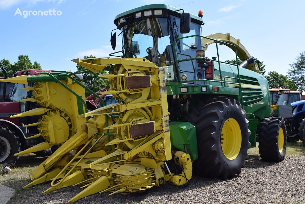 John Deere 7400 krmni kombajn