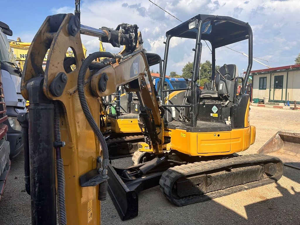 Caterpillar 303ECR mini bager