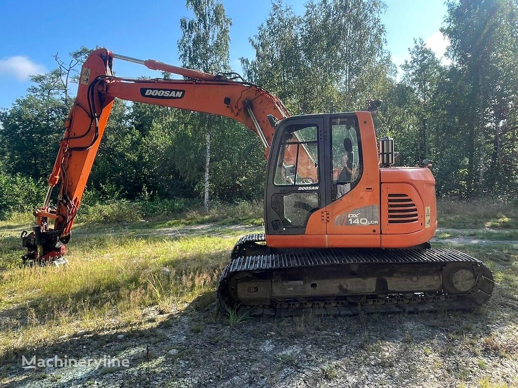 Doosan DX 140 LCR bager guseničar