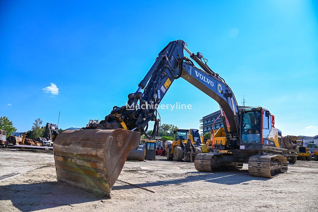 Volvo EC220EL bager guseničar