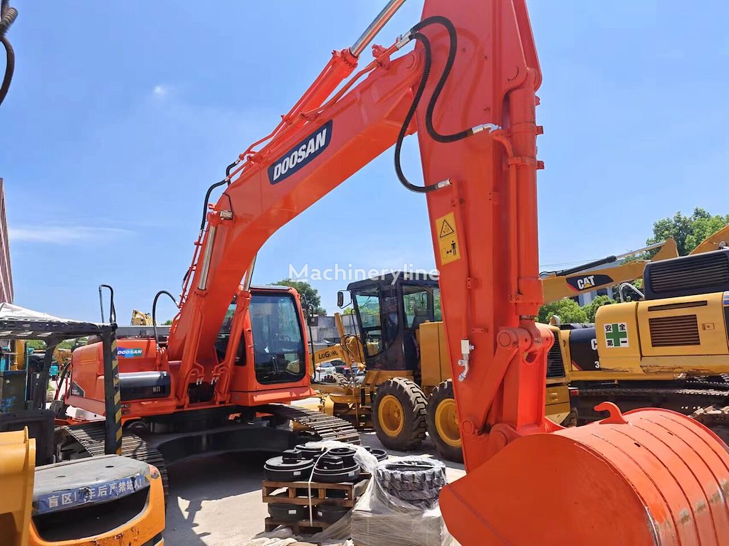 Doosan DX300LC-9C bager guseničar