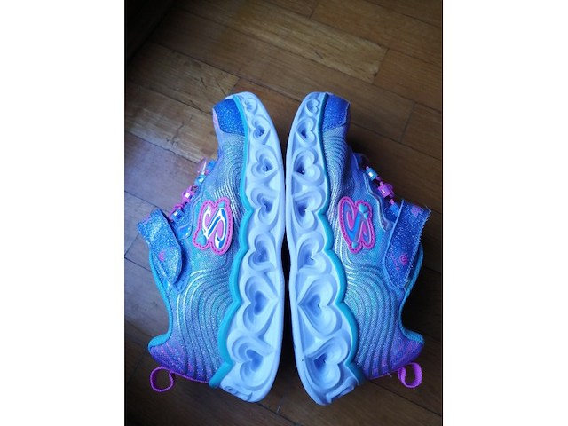 Skechers heart lights 32