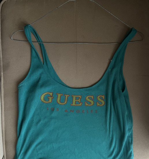 Guess crop top majica