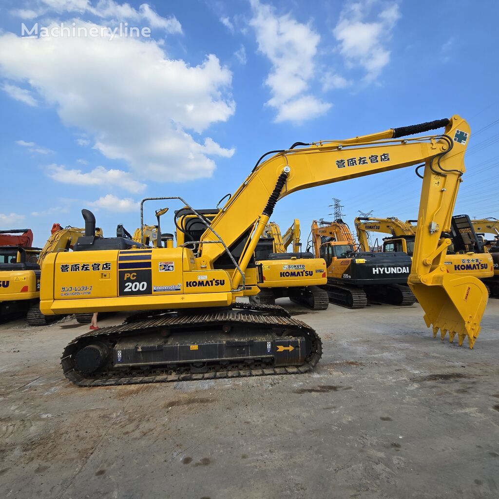 Komatsu PC200-8MO bager guseničar