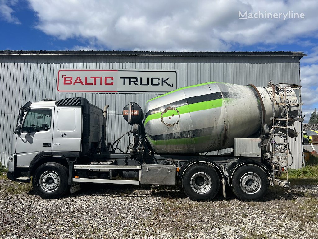 Baryval na šasiji Volvo FMX 370, HYDRAULIC PIPE 9m + REMOTE kamion s mešalicom za beton