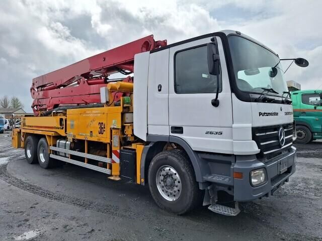 Putzmeister na šasiji Mercedes-Benz ACTROS pumpa za beton