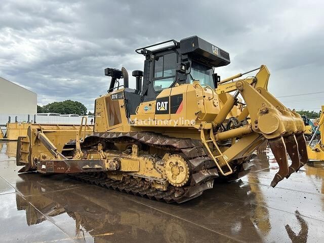 Caterpillar D7E buldožer