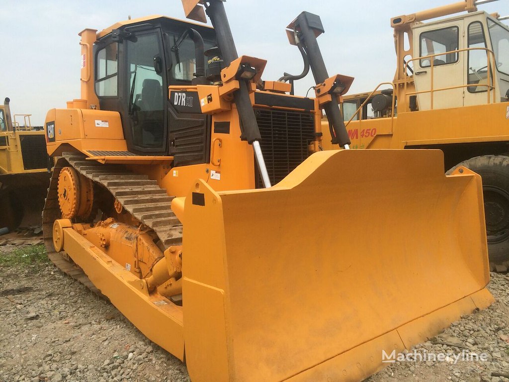 Caterpillar D7R buldožer