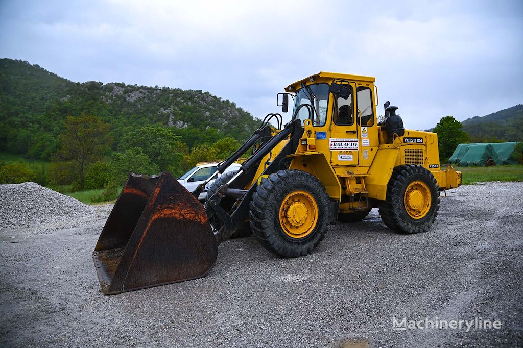 Volvo BM4300B prednji utovarivač