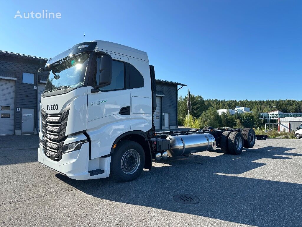 Novi IVECO S-Way AS260S46 LNG-Biokaasu 6x2*4 kamion šasija