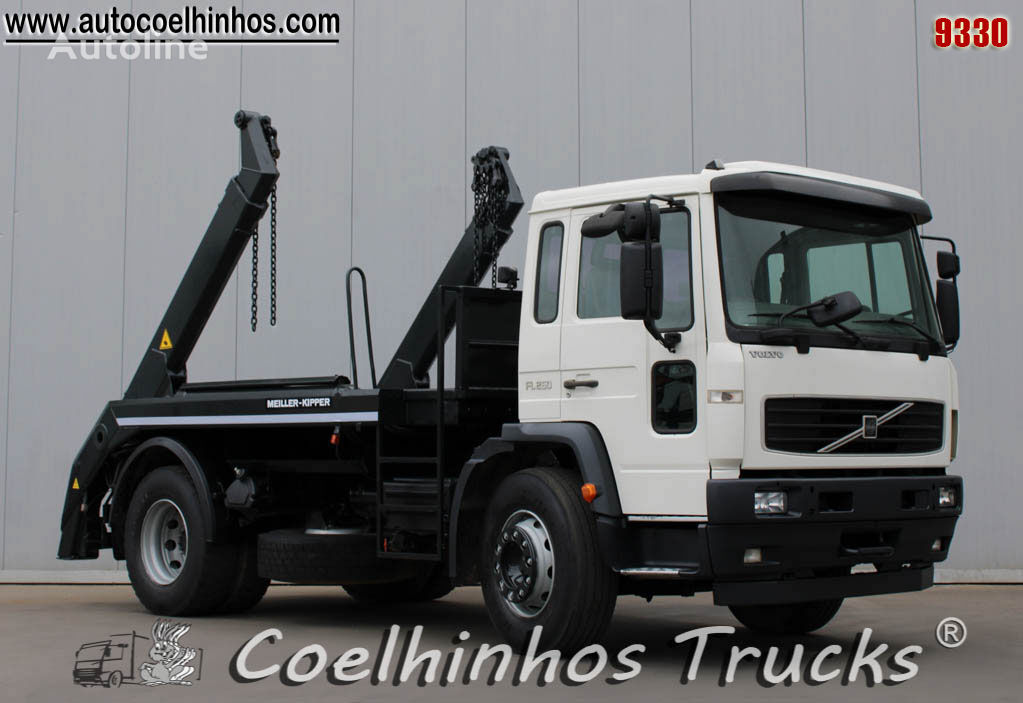 Volvo FL 250 kamion autopodizač kontejnera