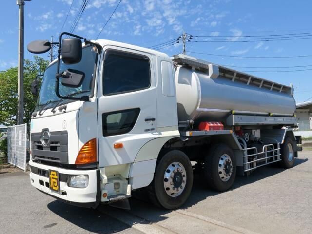 Hino LKG-GN1APNG autocisterna