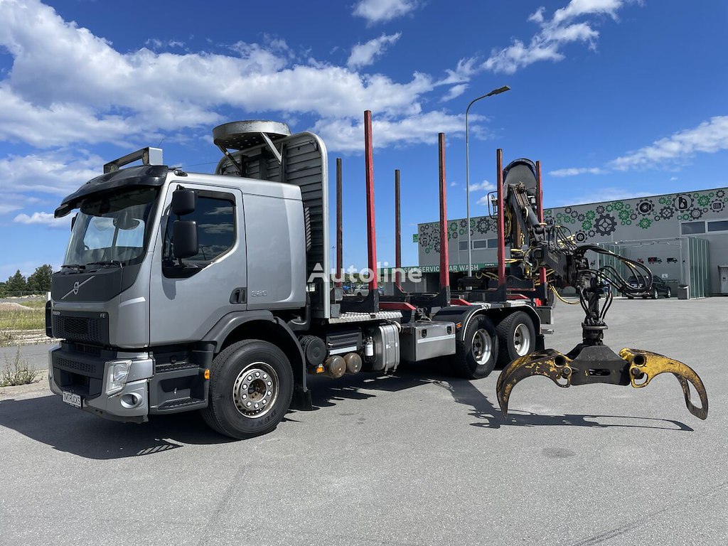 Volvo FE 320 kamion za prevoz drva