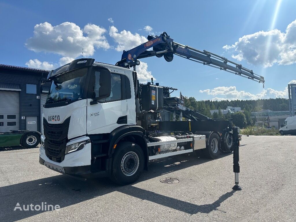 Novi IVECO X-Way AD280x40 6x2*4 kamion sa kukom za podizanje tereta