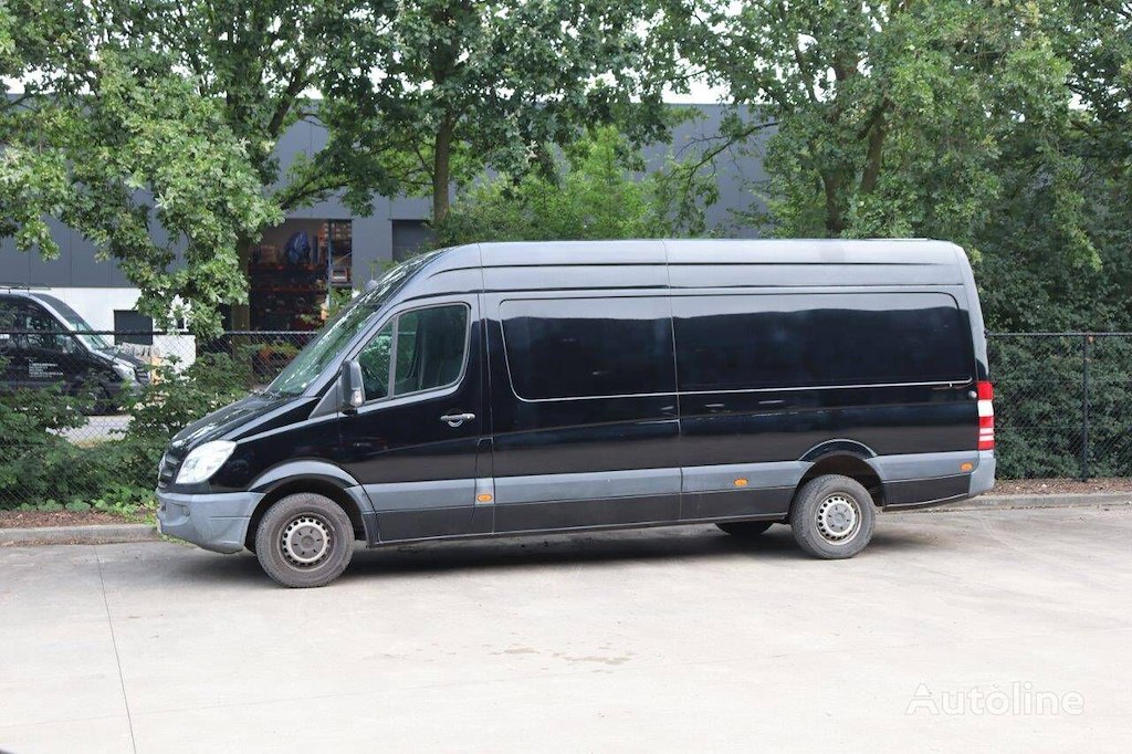 Prodaje se Mercedes-Benz Sprinter minibus furgon na aukciji