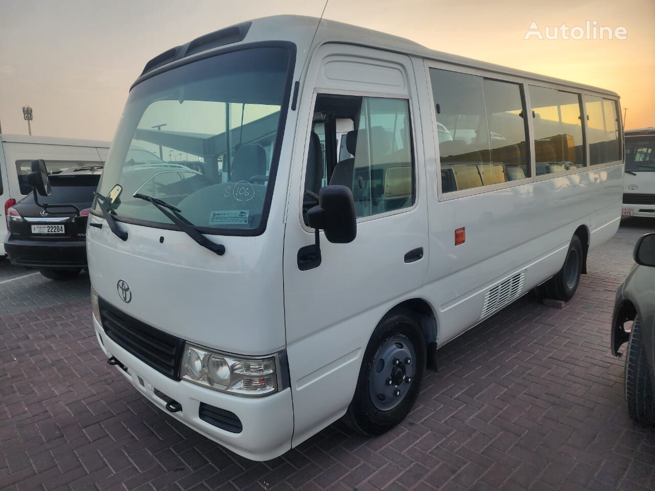 Toyota Coaster Coach Bus (Diesel-LHD) turistički autobus