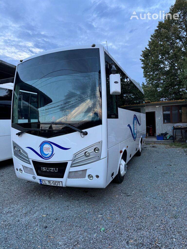 Isuzu NOVO turistički autobus