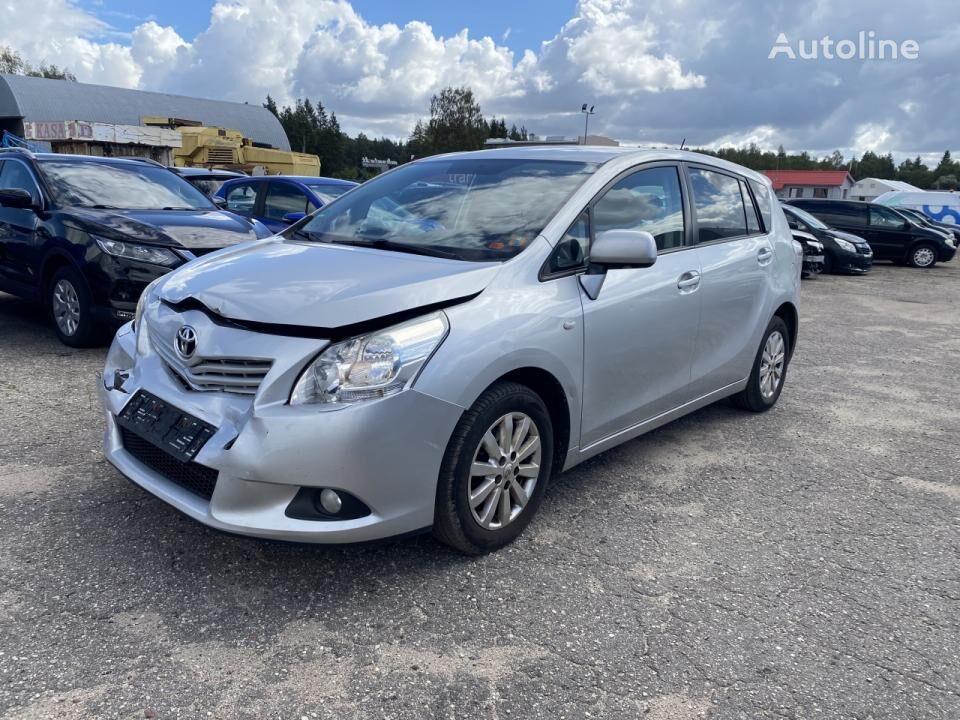 Toyota Verso 1.8 minivan