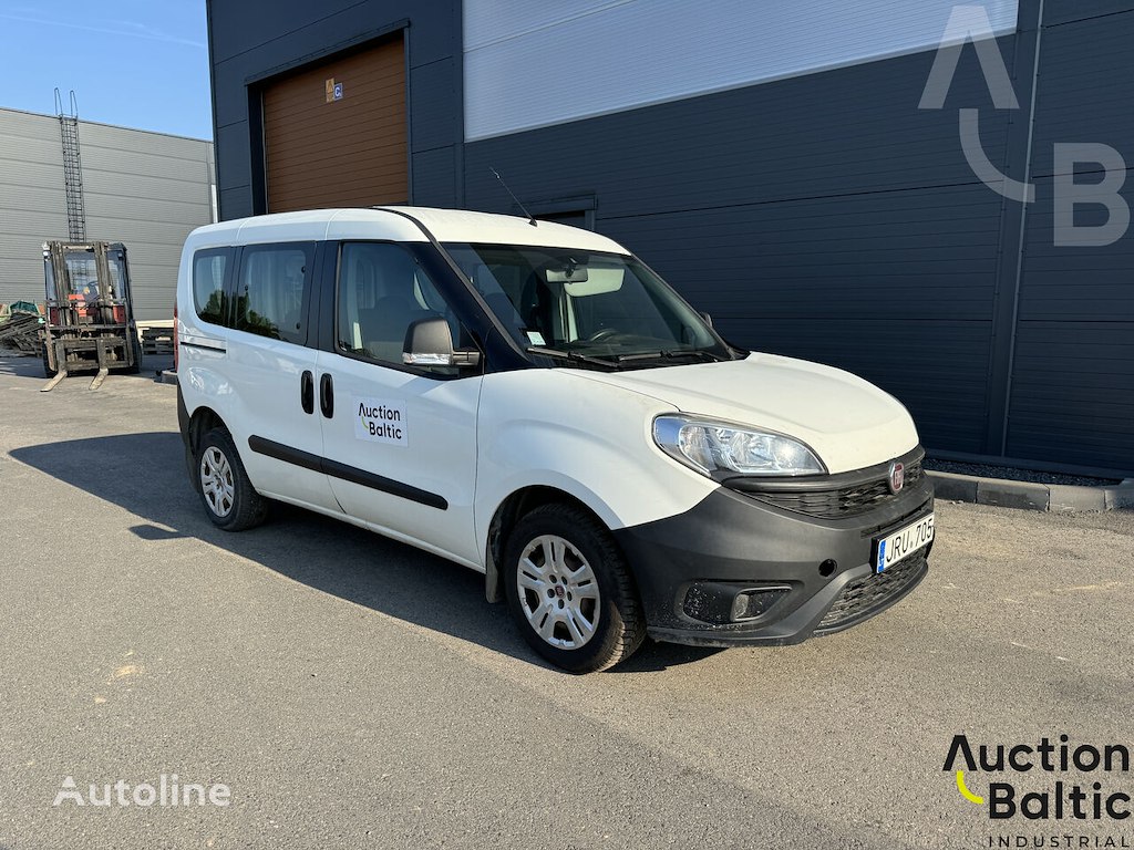 Prodaje se FIAT Doblo minivan na aukciji