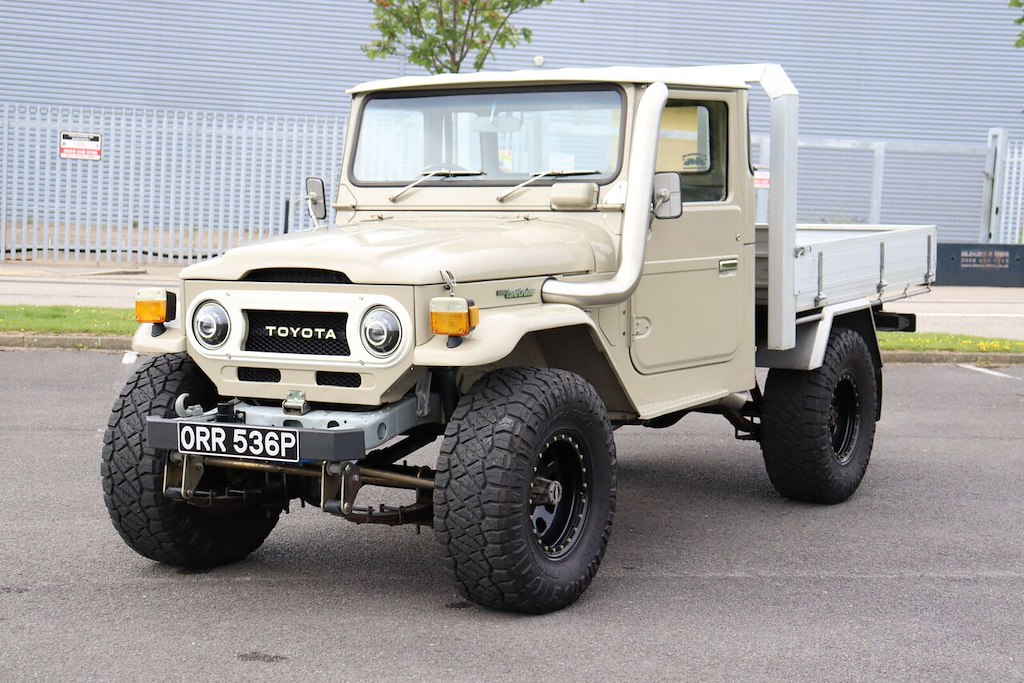 Toyota LANDCRUISER HJ45 4.2TD CUSTOM PICKUP (1976) terenac