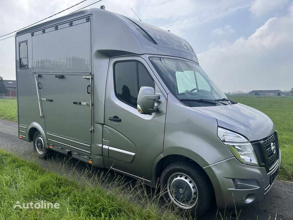 Nissan NV400 vozilo za prevoz konja