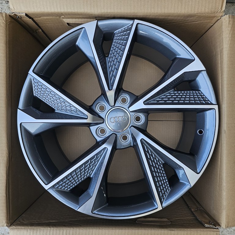 ALU FELNE
8.5 x18 ET35 5x112