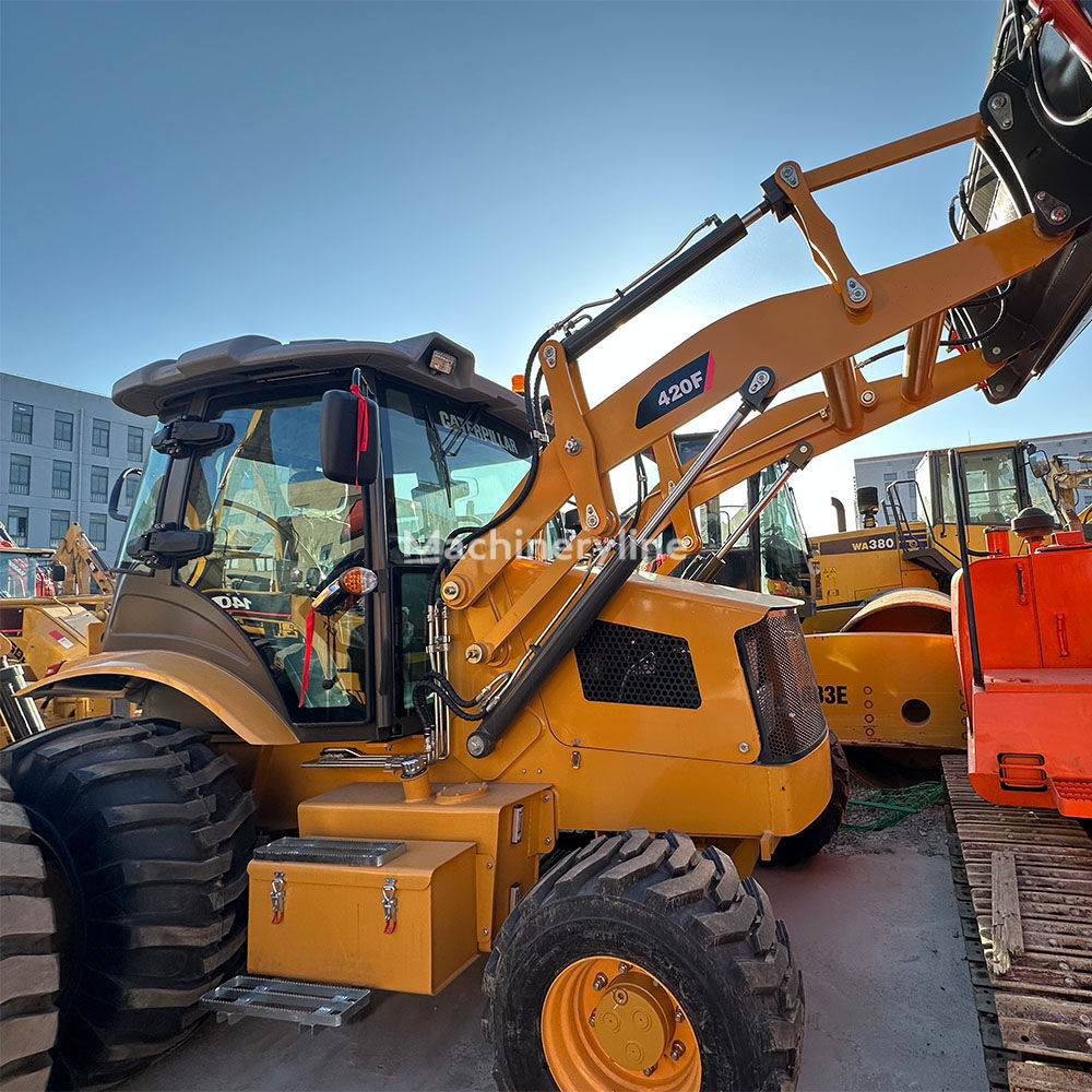 Caterpillar 420F bager-utovarivač