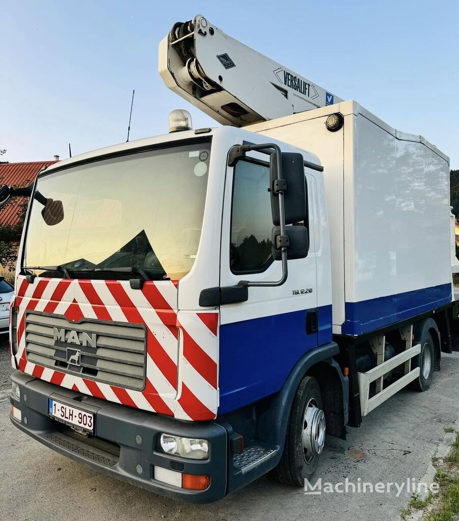 MAN TGL 12.210 VERSALIFT VST-237-NF auto dizalica s korpom