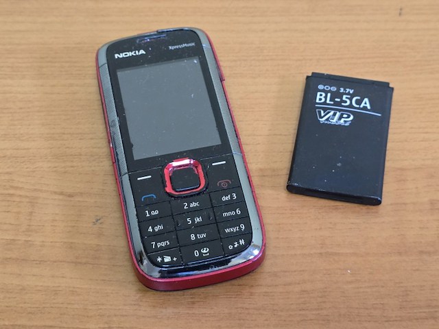 Nokia 5130c-2 mobilni telefon bez baterije