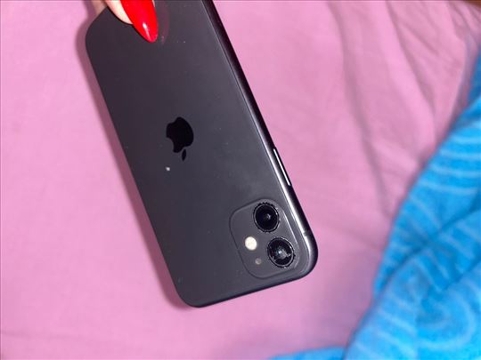 Prodajem iPhone 11