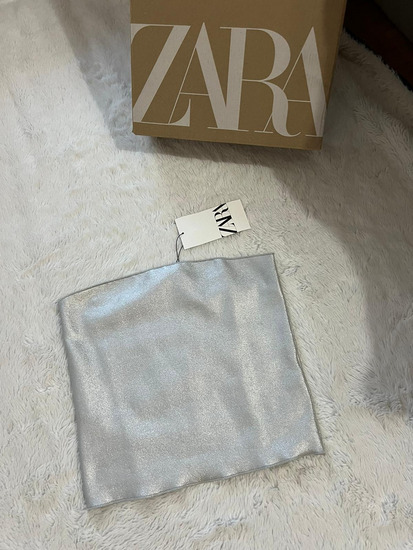 Zara novi metalic srebrni knit top S