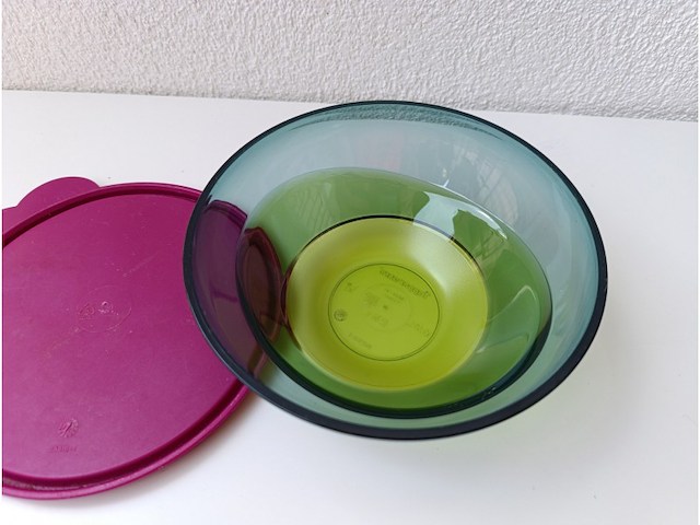 Tupperware posuda