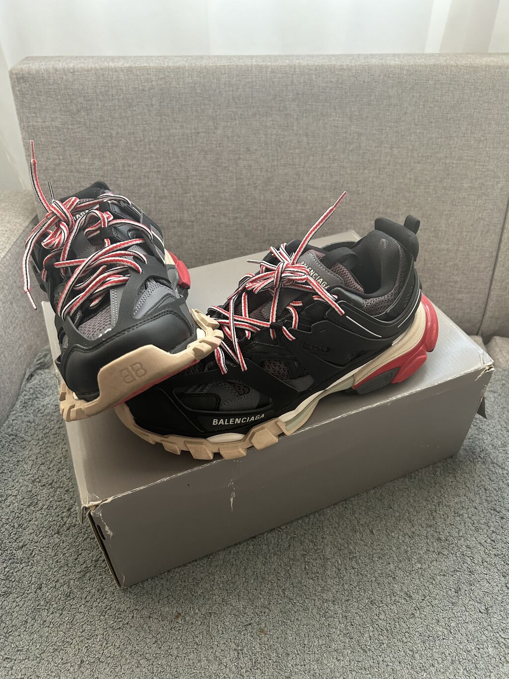 Balenciaga Track u broju 43, patike su nove