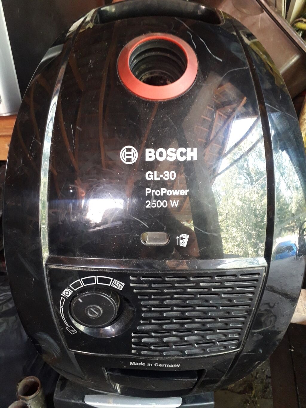 Bosch usisivac ocuvan radi kompletan 2500w