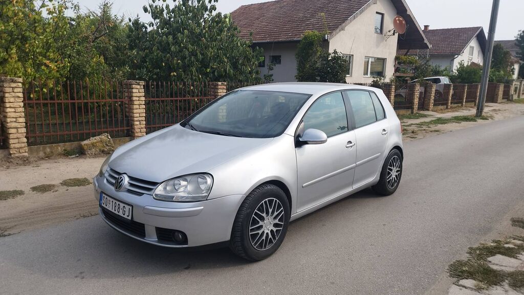 Volkswagen Golf V: 1.6 l | 2007 г. Hečbek