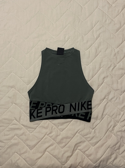 Nike pro