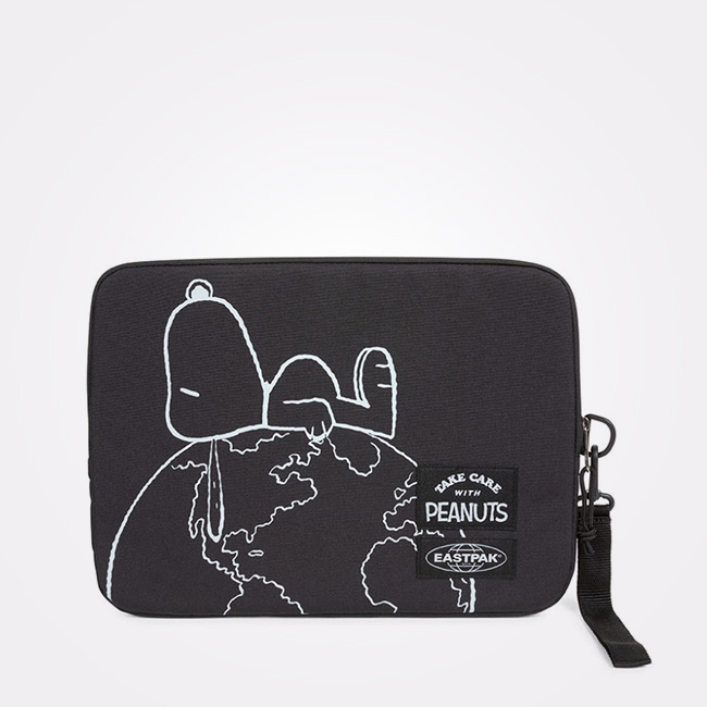 Eastpak Laptop Case Blanket M Peanuts Placed