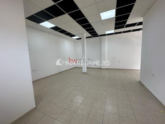 Izdaje se lokal u Igmanskoj ulici, 50m2, 350 eur