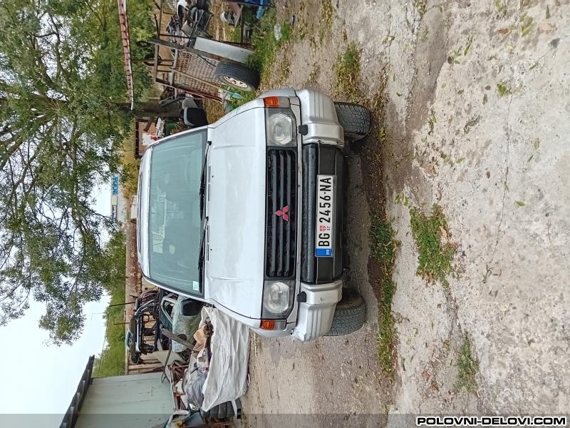 Mitsubishi Pajero 25 Kompletan Auto U Delovima