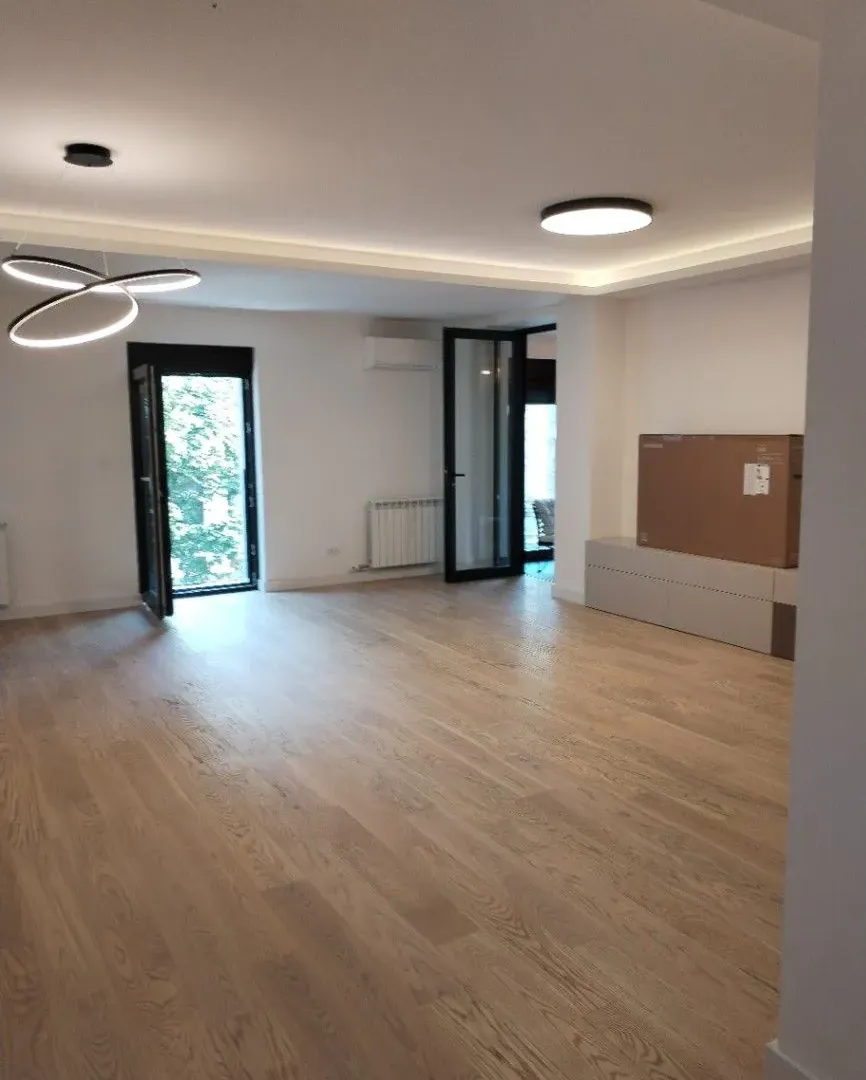 Izdavanje, poslovni prostor, 112m2, Stari Grad, Beograd