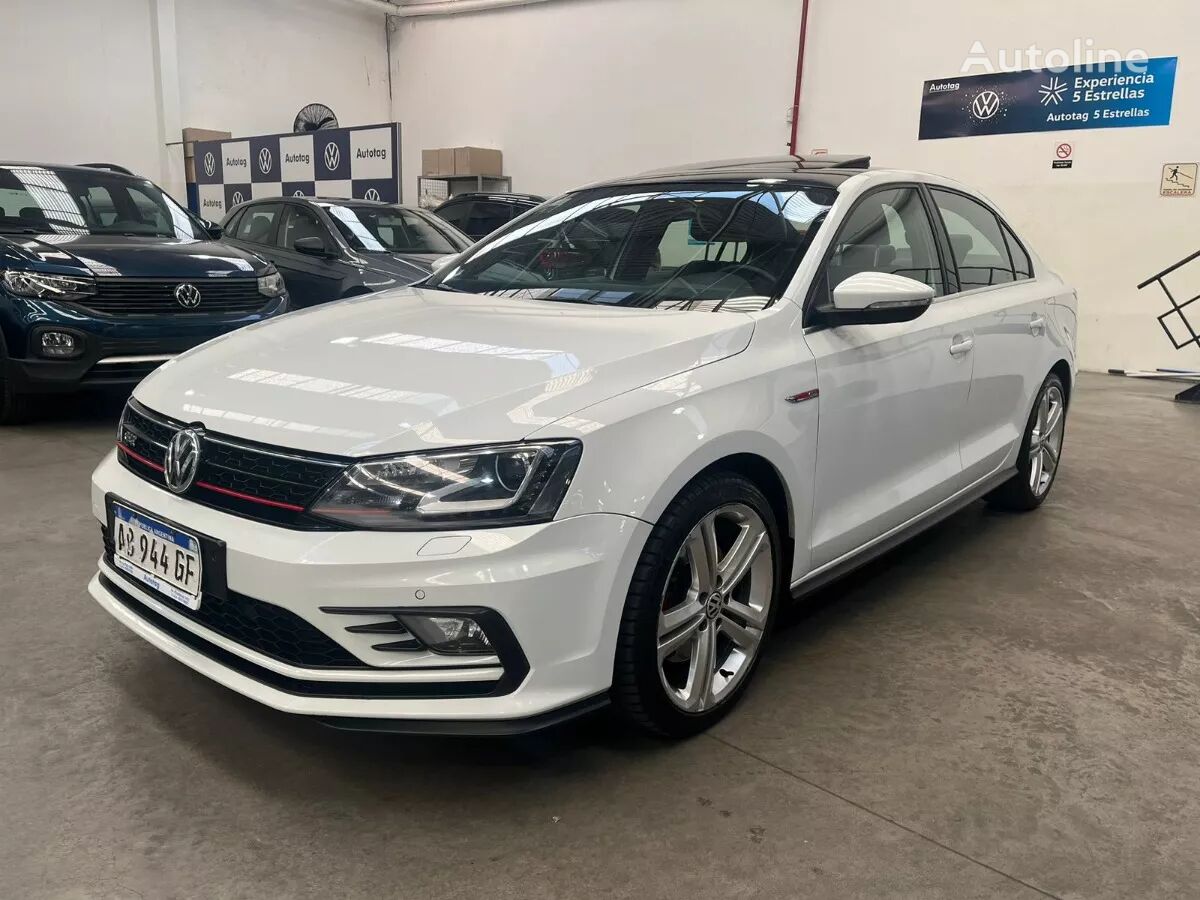 Volkswagen Vento sedan